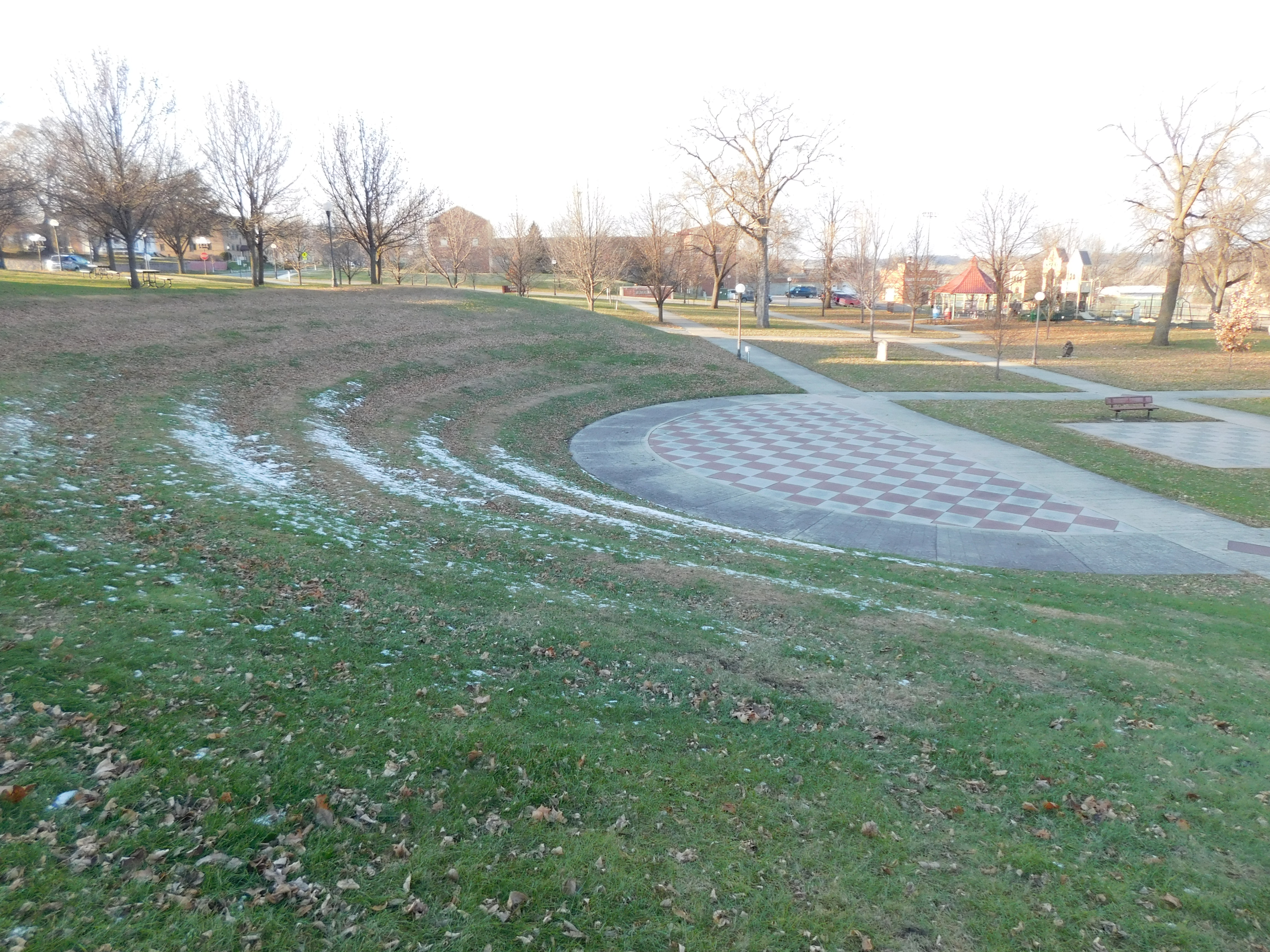 Panel recommends amphitheater updates | News, Sports, Jobs - The Journal